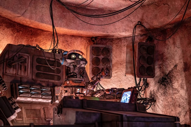 My Time on Planet Leedomir | A Droid's Life